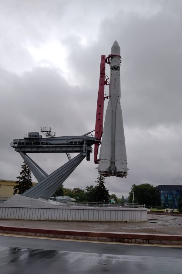 VDNKh: the Soviet Disneyland — Young Pioneer Tours