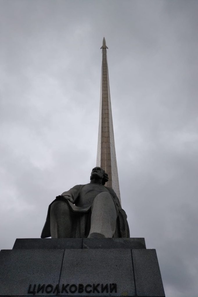 VDNKh: the Soviet Disneyland — Young Pioneer Tours