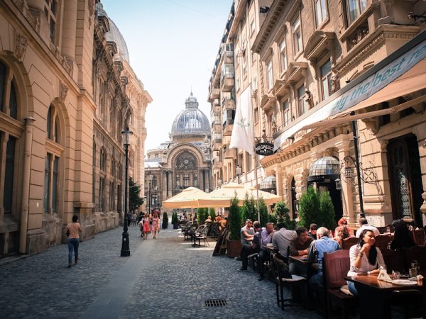 YPT meets Backpacker Ben and Bald and Bankrupt - 2025 — Young Pioneer Tours