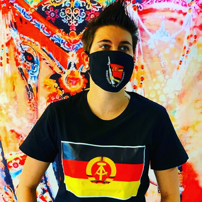 What does the hammer and sickle mean? — Young Pioneer Tours