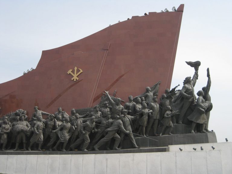 Mansudae Grand Monument - DPRK Guide — Young Pioneer Tours