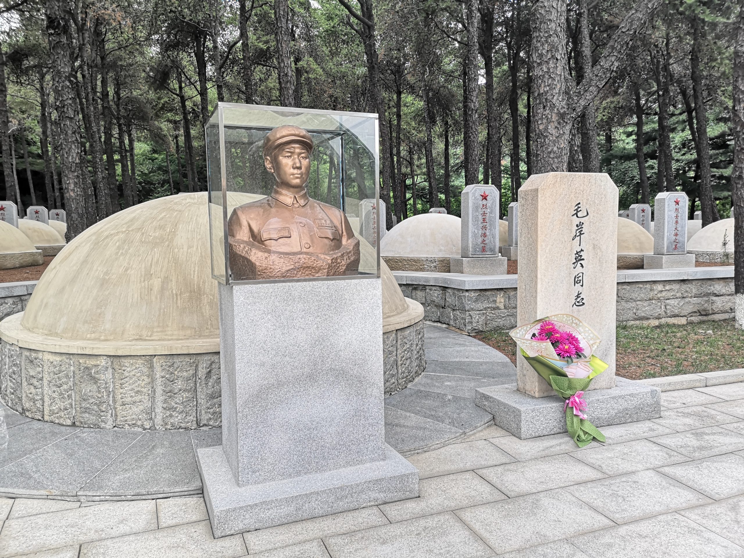 Sino Korean Friendship Tower - DPRK Guide — Young Pioneer Tours