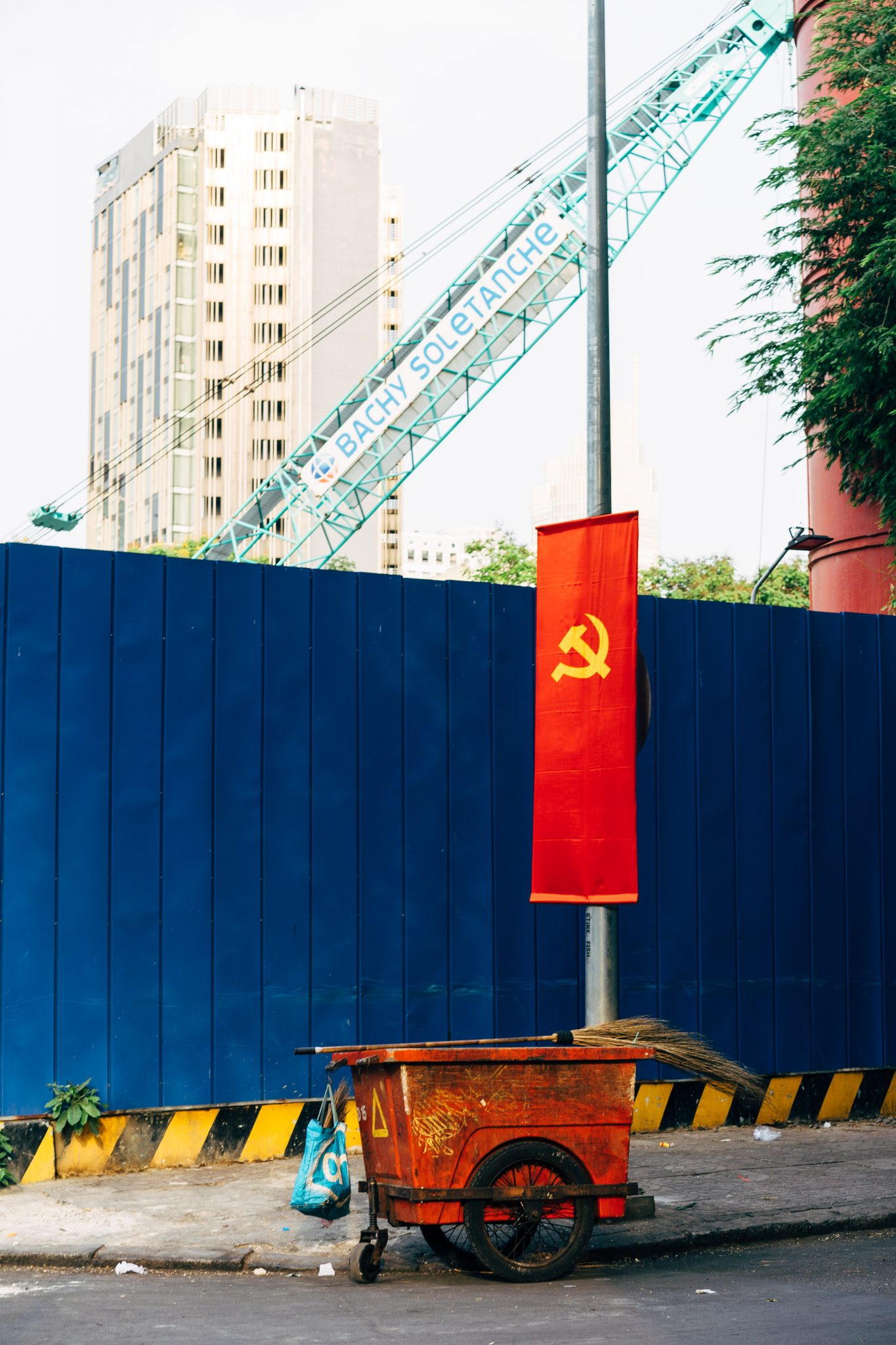 The Definitive 2026 Guide to the Russian Flag - History, Meaning, & Colors