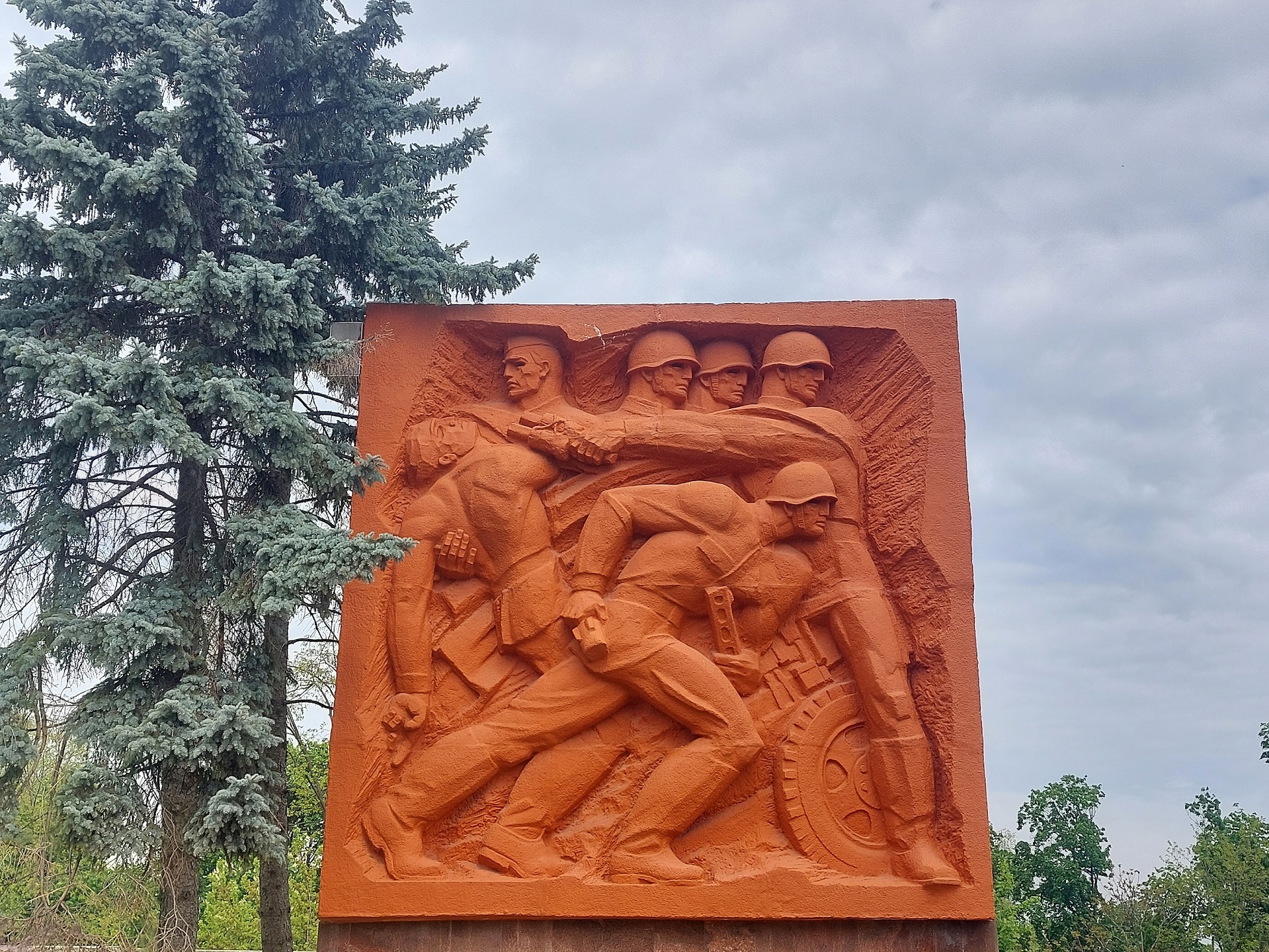 Chisinau Soviet Era Relics - Ultimate Guide 2025 — Young Pioneer Tours