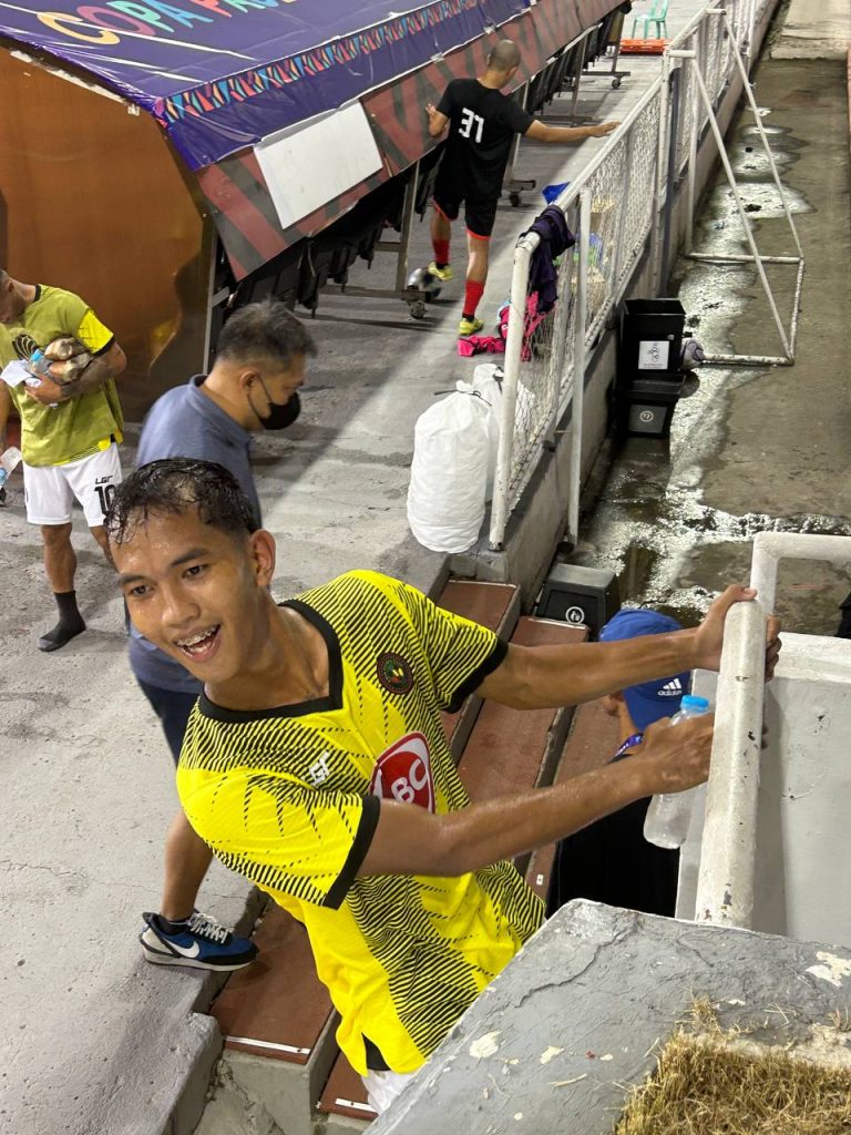 What’s it like to watch football in the Philippines? — Young Pioneer Tours