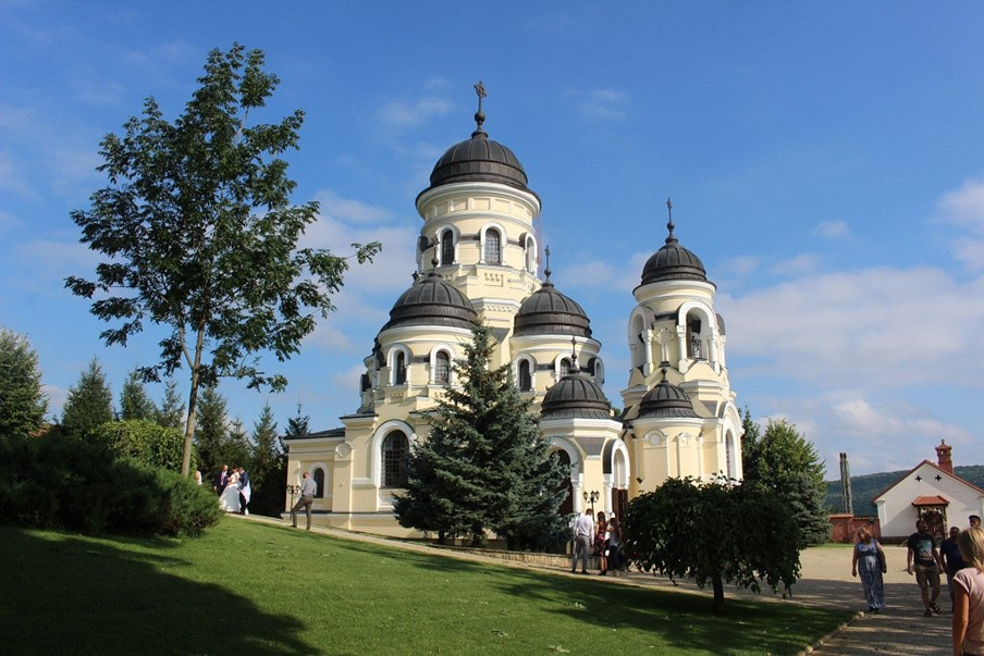 Moldova: Journey Off the Beaten Path — Young Pioneer Tours