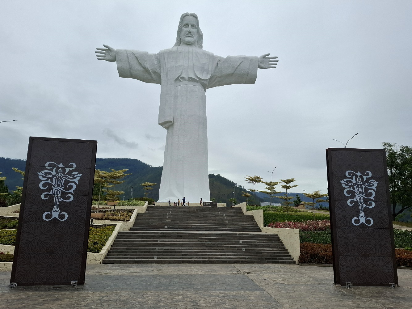 Tallest Statue Of Christ at David Baltzell blog
