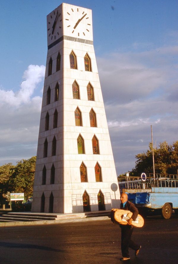 Time in Iran Explained: What Time is it in Iran Now? — Young Pioneer Tours