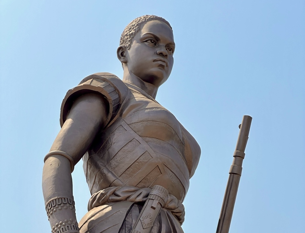 The incredible story of the Dahomey Amazons and the coolest Statue in ...