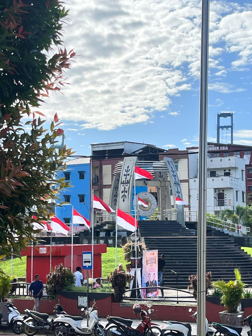 The Ambon Guide — Young Pioneer Tours